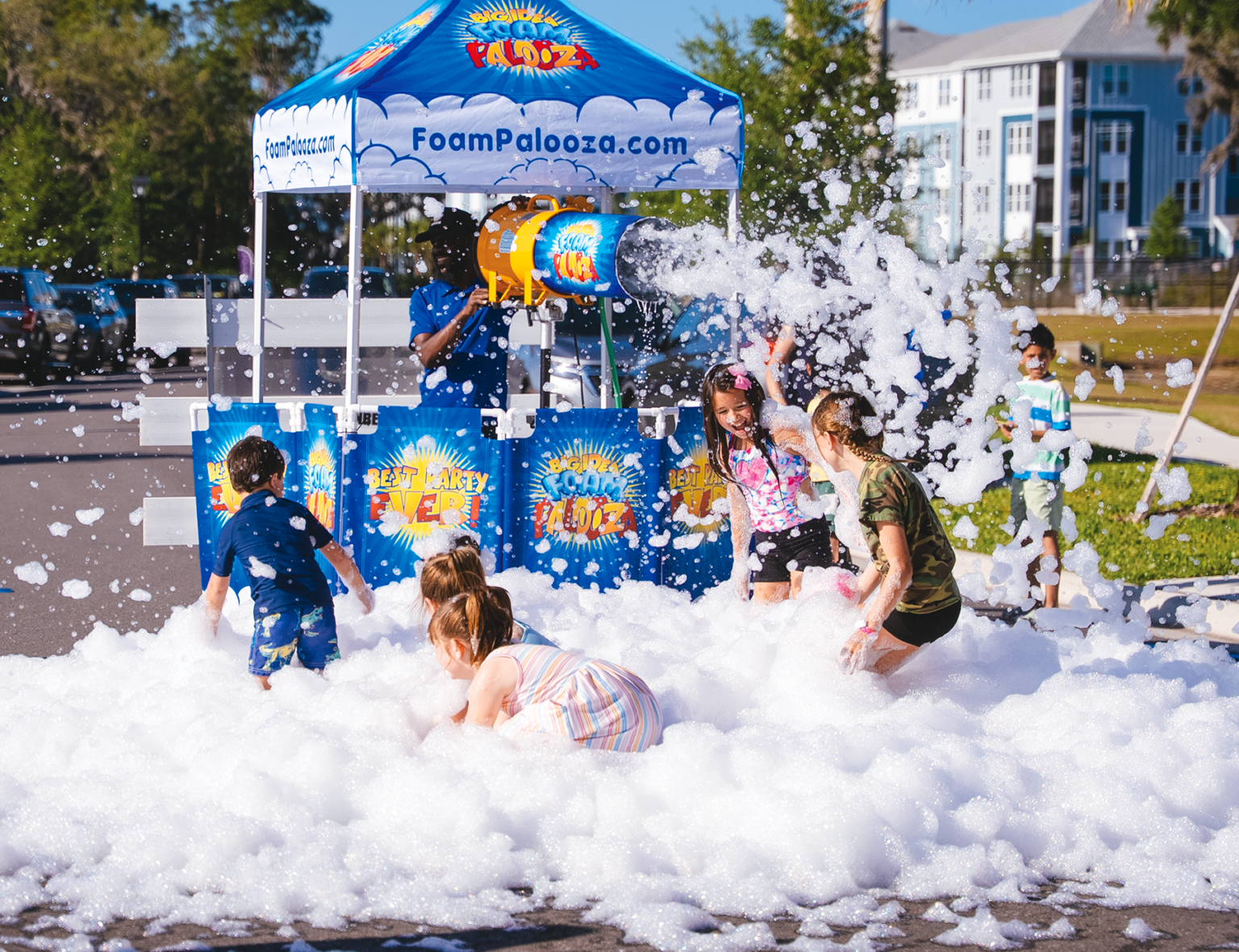 'Absolutely Avalon' Brings A Crowd to Community's Downtown ...